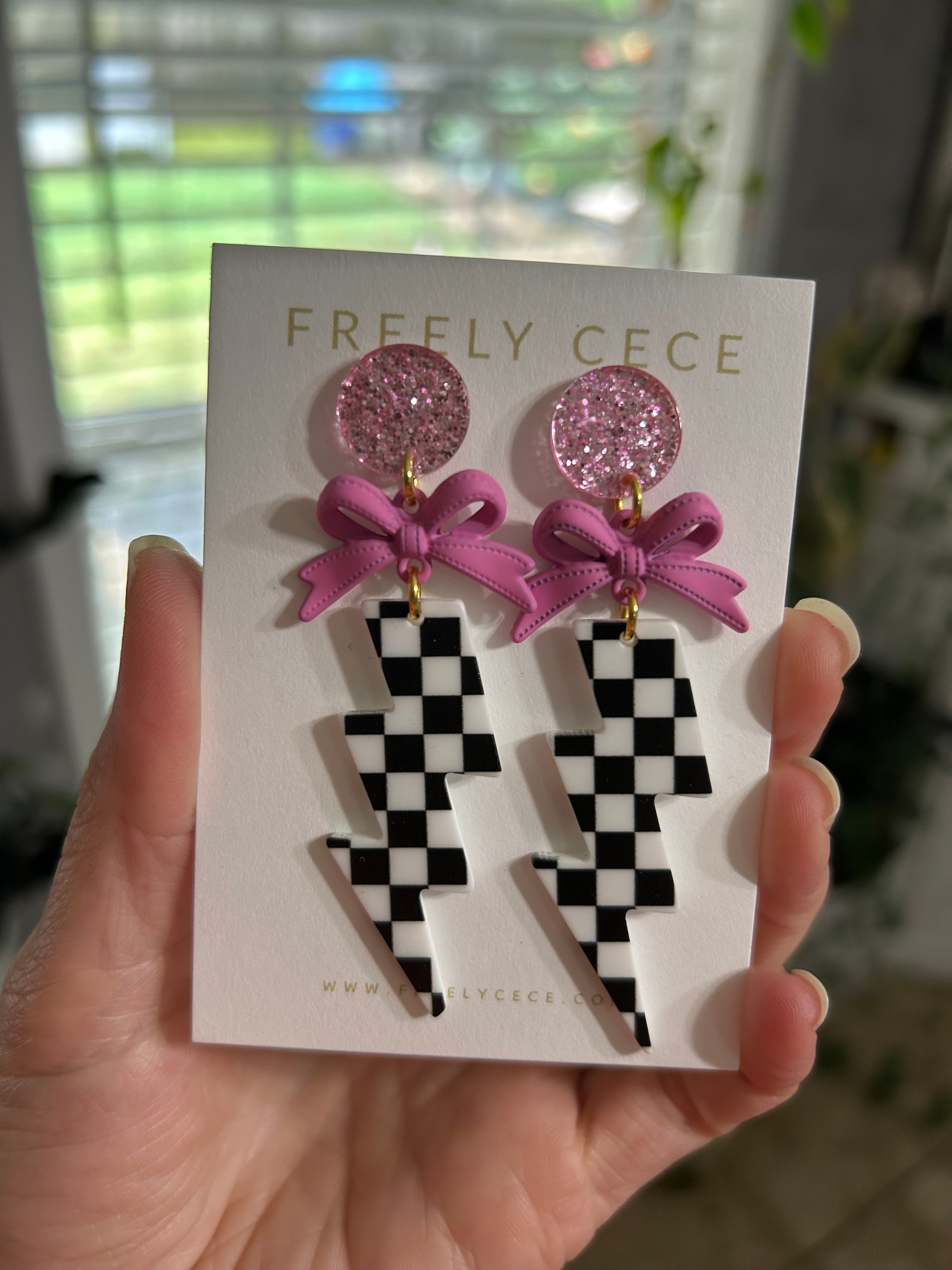 Checkered Bolts – Freely Cece
