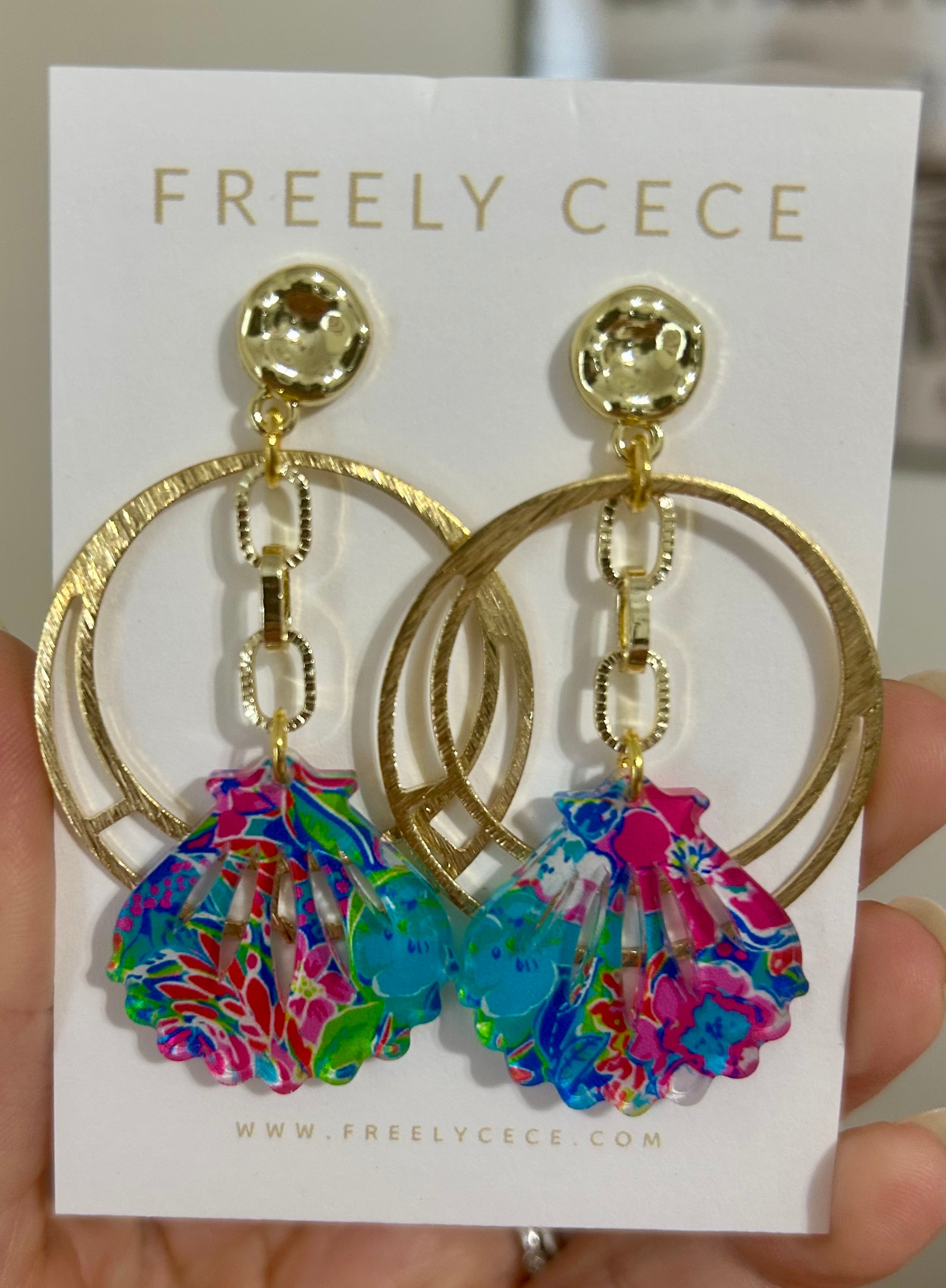 Shell Hoop Dangle – Freely Cece